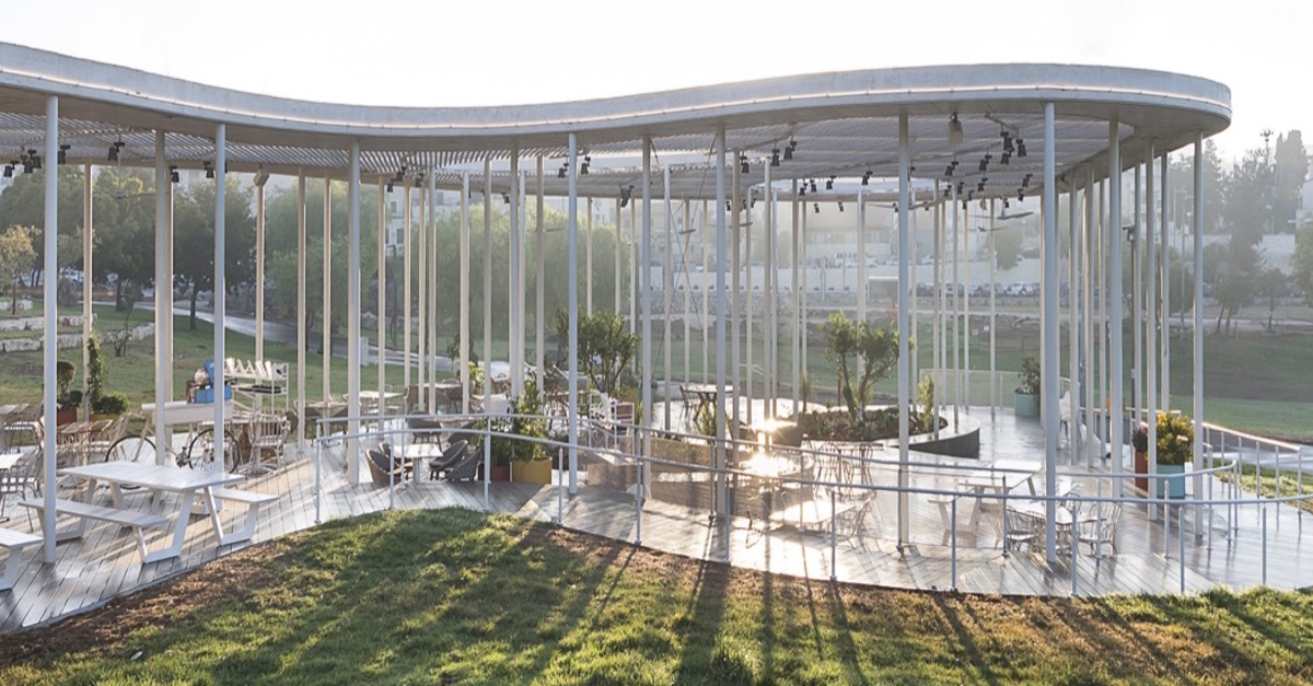 Ένα Café με ηλιακή ενέργεια - Blog | Blue Brown