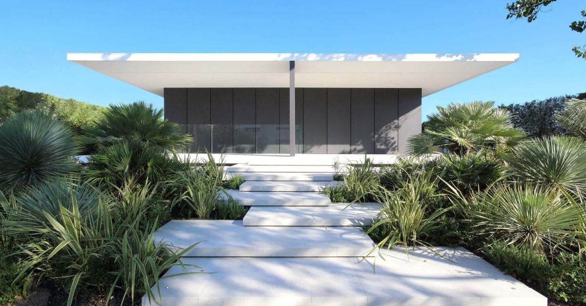 Μια βίλα χωρισμένη σε δυο ίδια τμήματα - Blog | Blue Brown